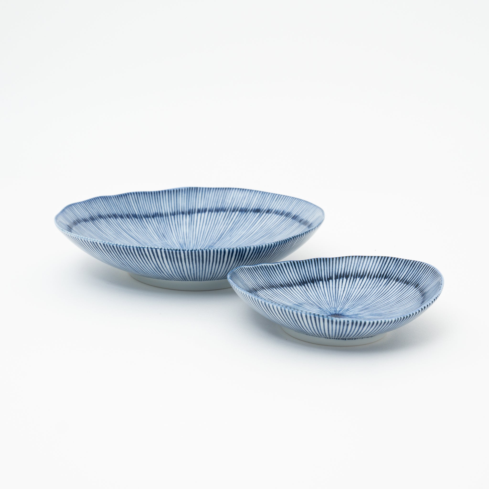 Light Weight Mino Ware Blue White Oval Tokusa Shallow Plate – Great Zakka